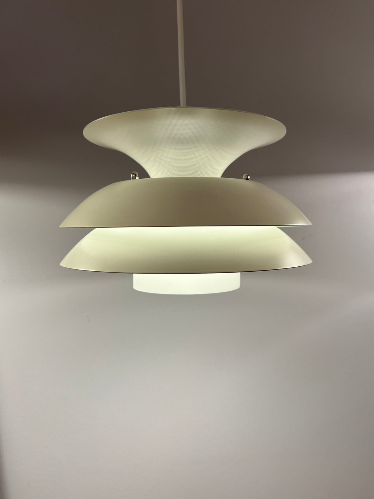 Vintage Pendelleuchte Belux Denmark — Patinamöbel Interior & Vintage